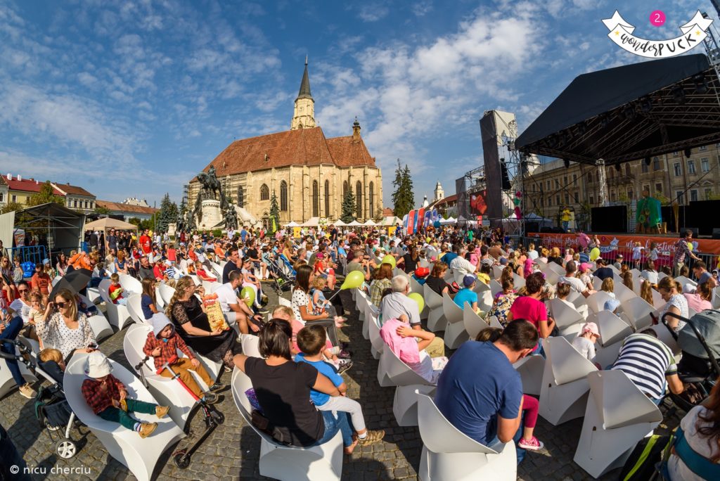 Circ, acrobație și spectacole interactive la WonderPuck 2019