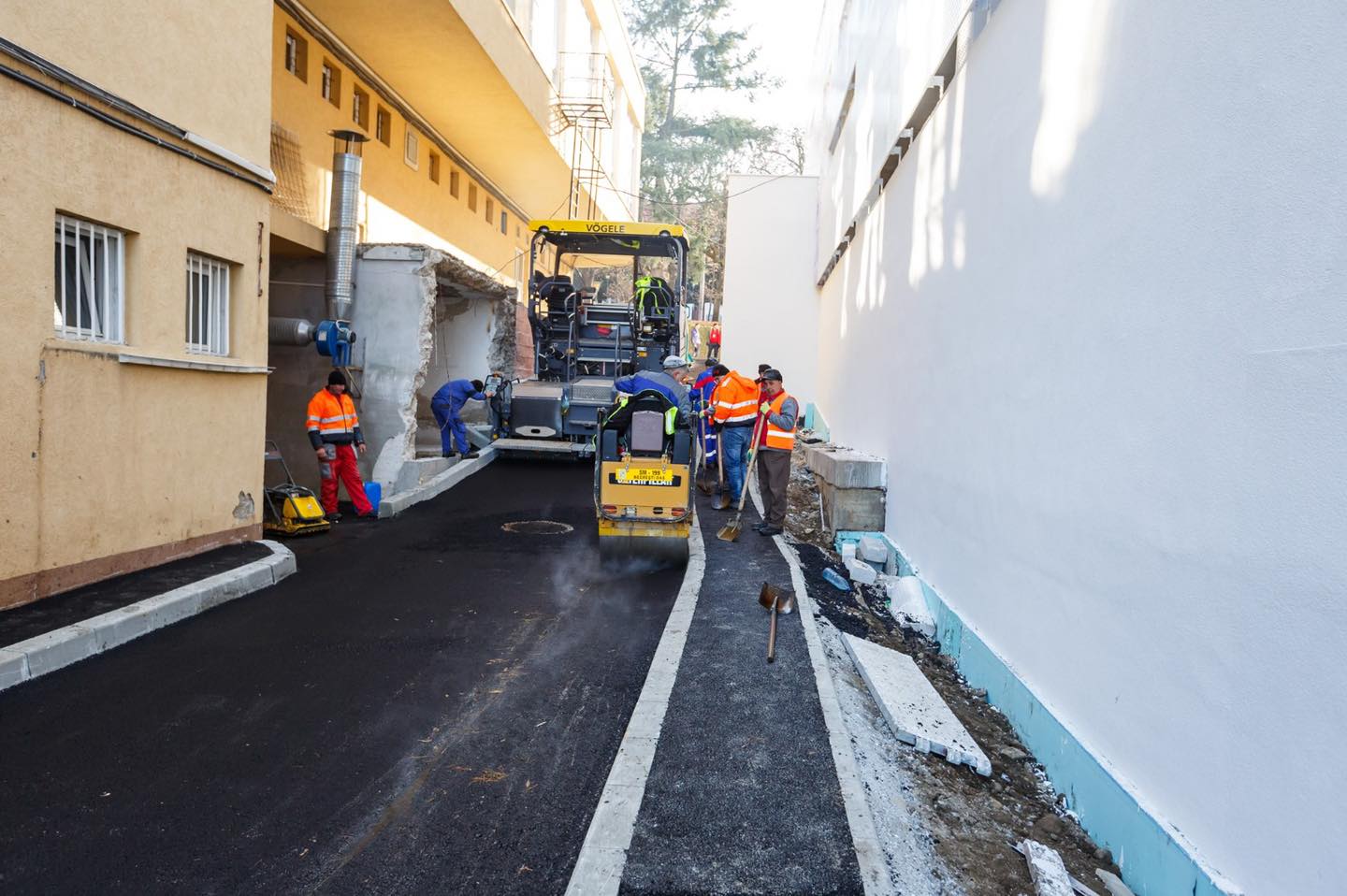 FOTO | Parking-ul din Hașdeu e aproape gata. Câte locuri va avea